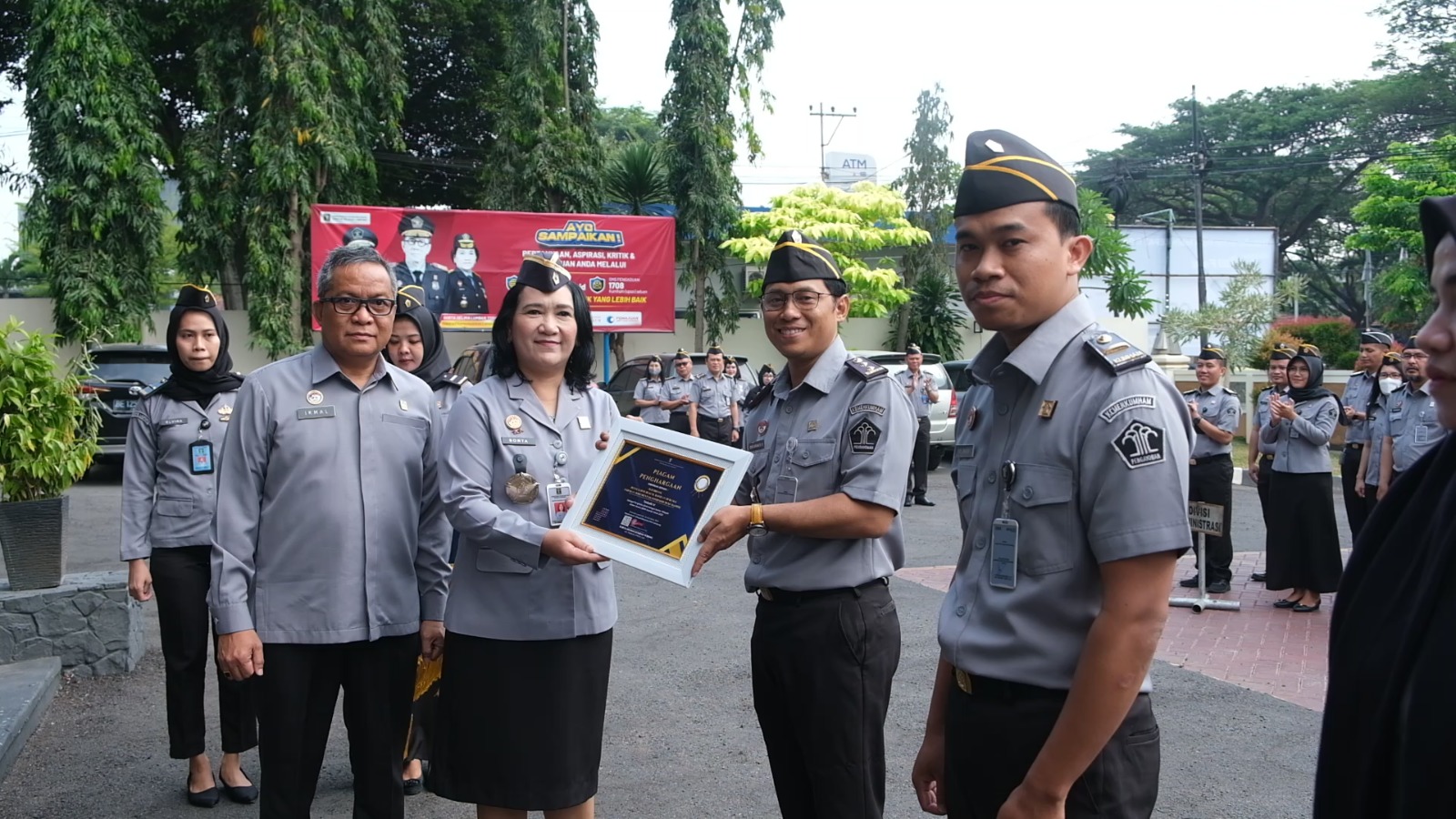 Melalui Apel Pagi, Kakanwil Sorta Beri Penghargaan Kepada Pegawai yang ...