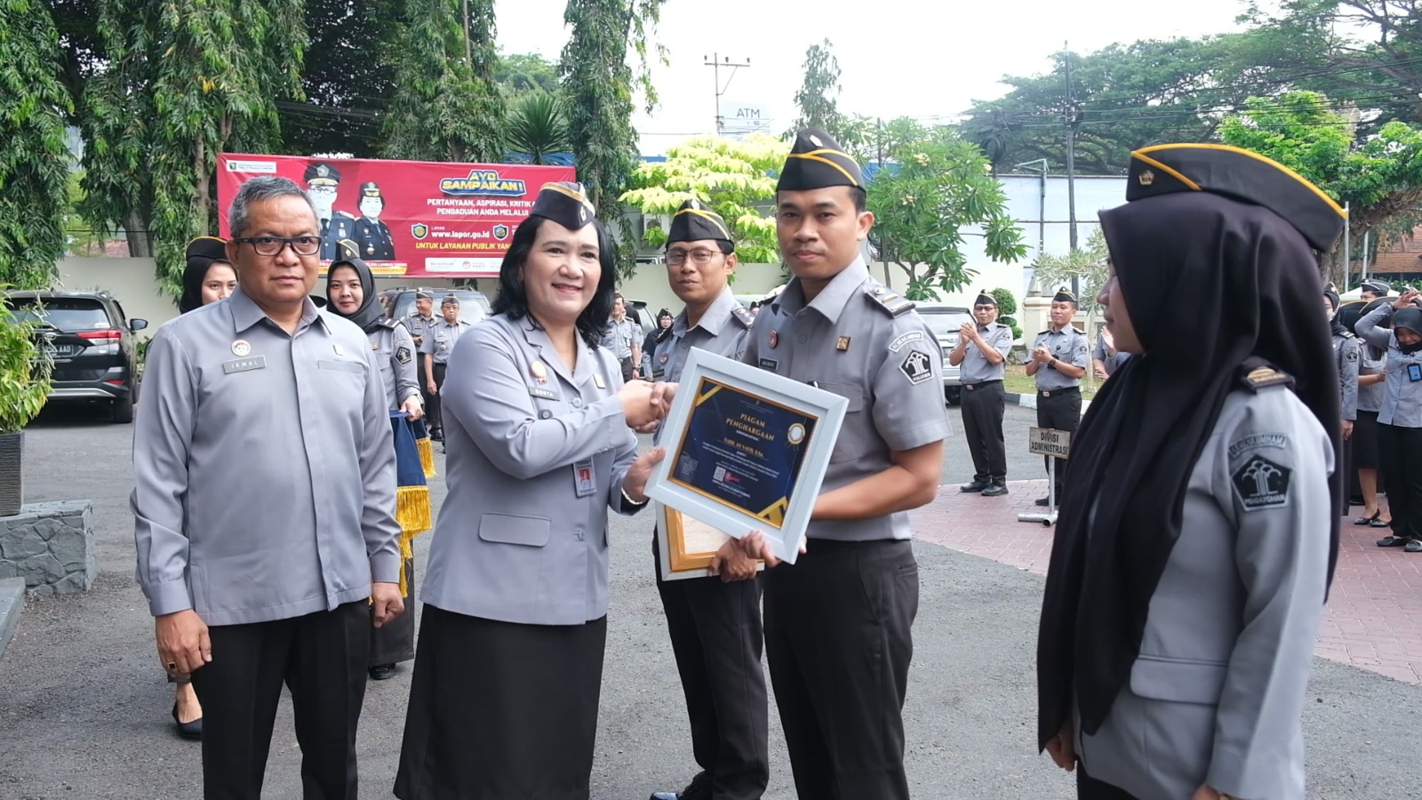 Melalui Apel Pagi, Kakanwil Sorta Beri Penghargaan Kepada Pegawai yang ...